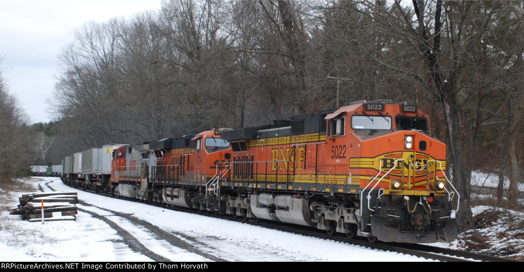 NS 212 eases its way east through the S-curves near LEHL MP 53